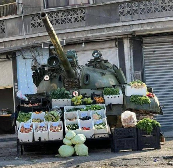 "شَر البلية".. الدبابات تحوَّلت إلى "عربات خضار" بعد انهيار الجيش ...